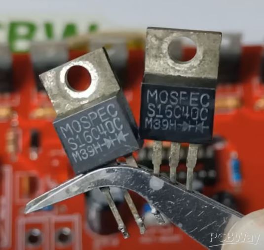 700 WATTS INVERTER 12V TO 220V with Reverse Polarity Protection USING ...